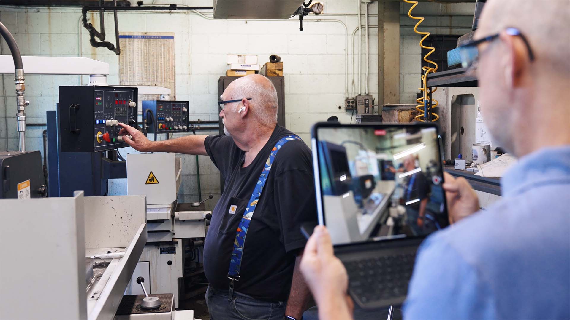 Manifest Maker: Authoring Tool for Step-by-Step Work Guides