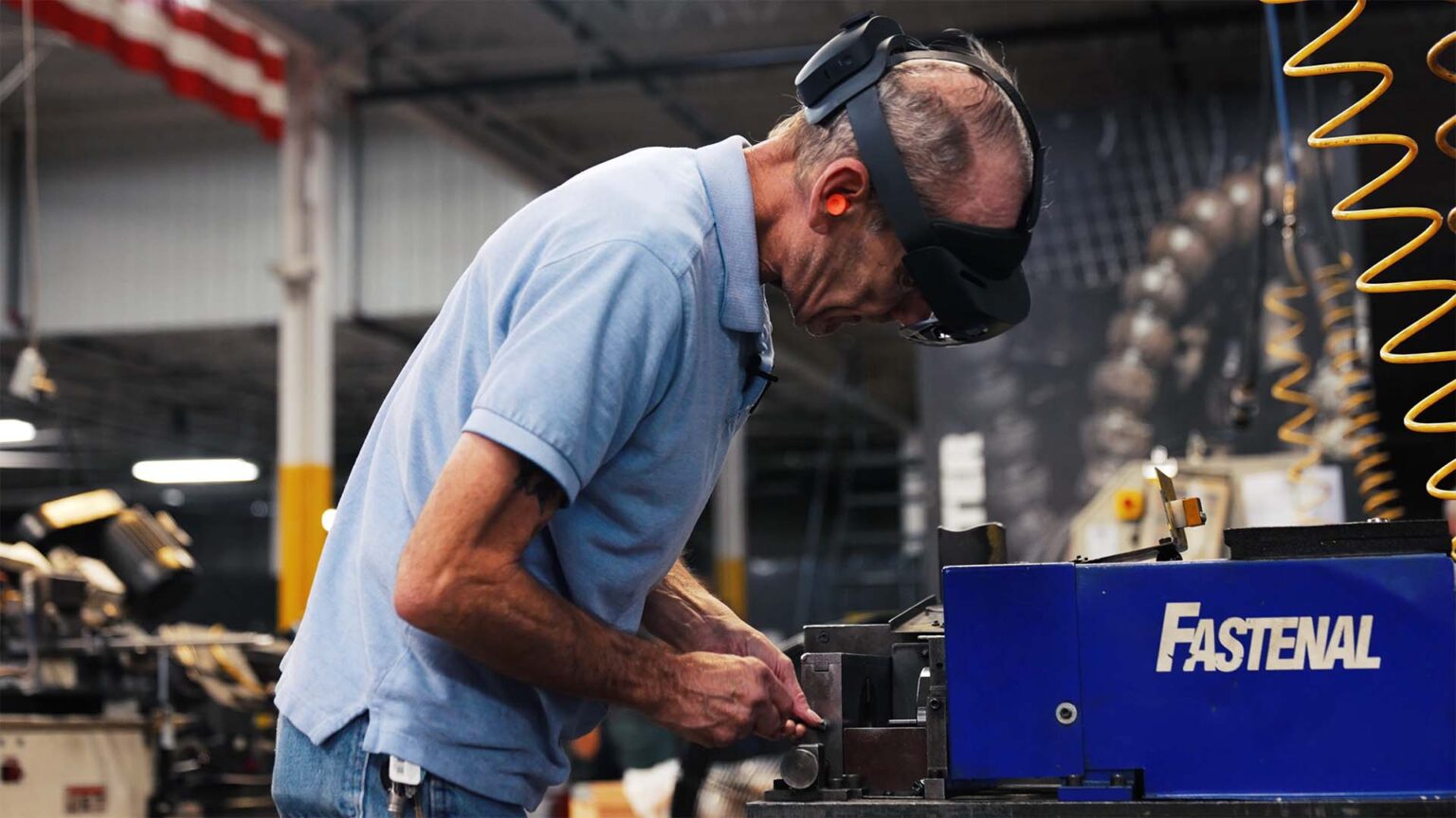 FASTENAL Uses Manifest Digital Work Instructions & Workflow